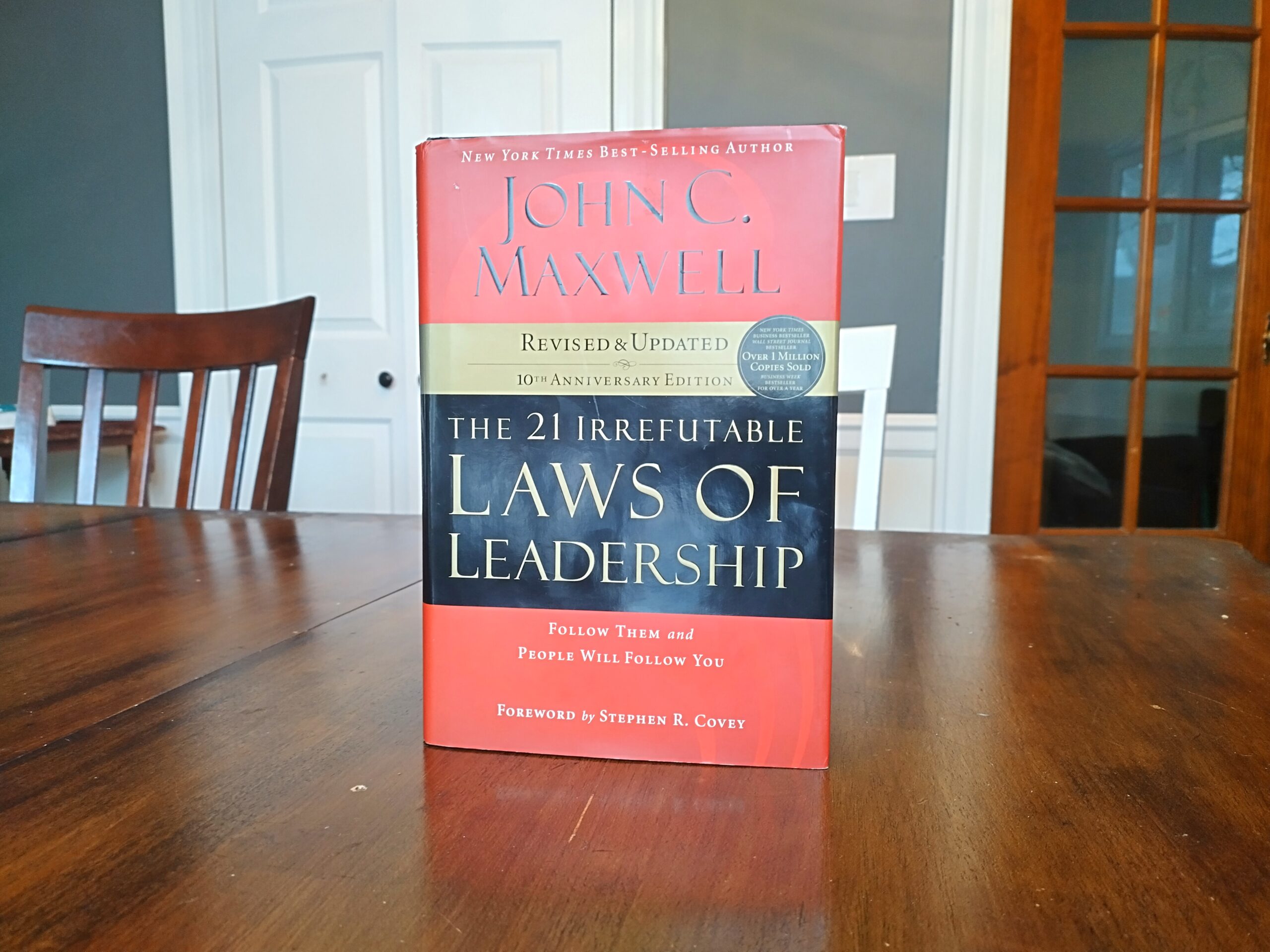 The 21 Irrefutable Laws of Leadership - Book Review - THE WEALTHY ...